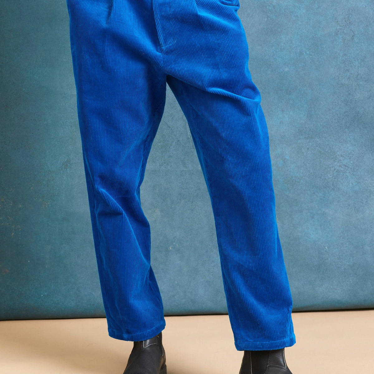 Lowie Cobalt Corduroy Easy Trouser